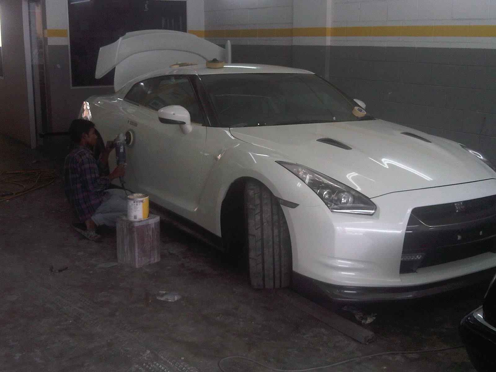 ATS Painting & Bodywork: Nissan GTR R35 Body Spray