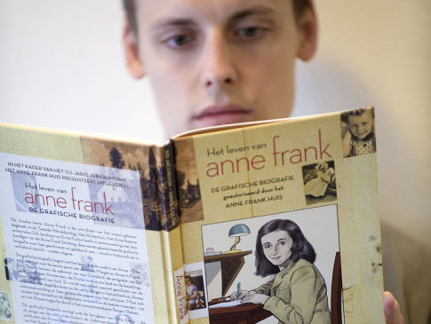 Politics and World News: Anne Frank Graphic Novel: "Diary of Anne Frank ...