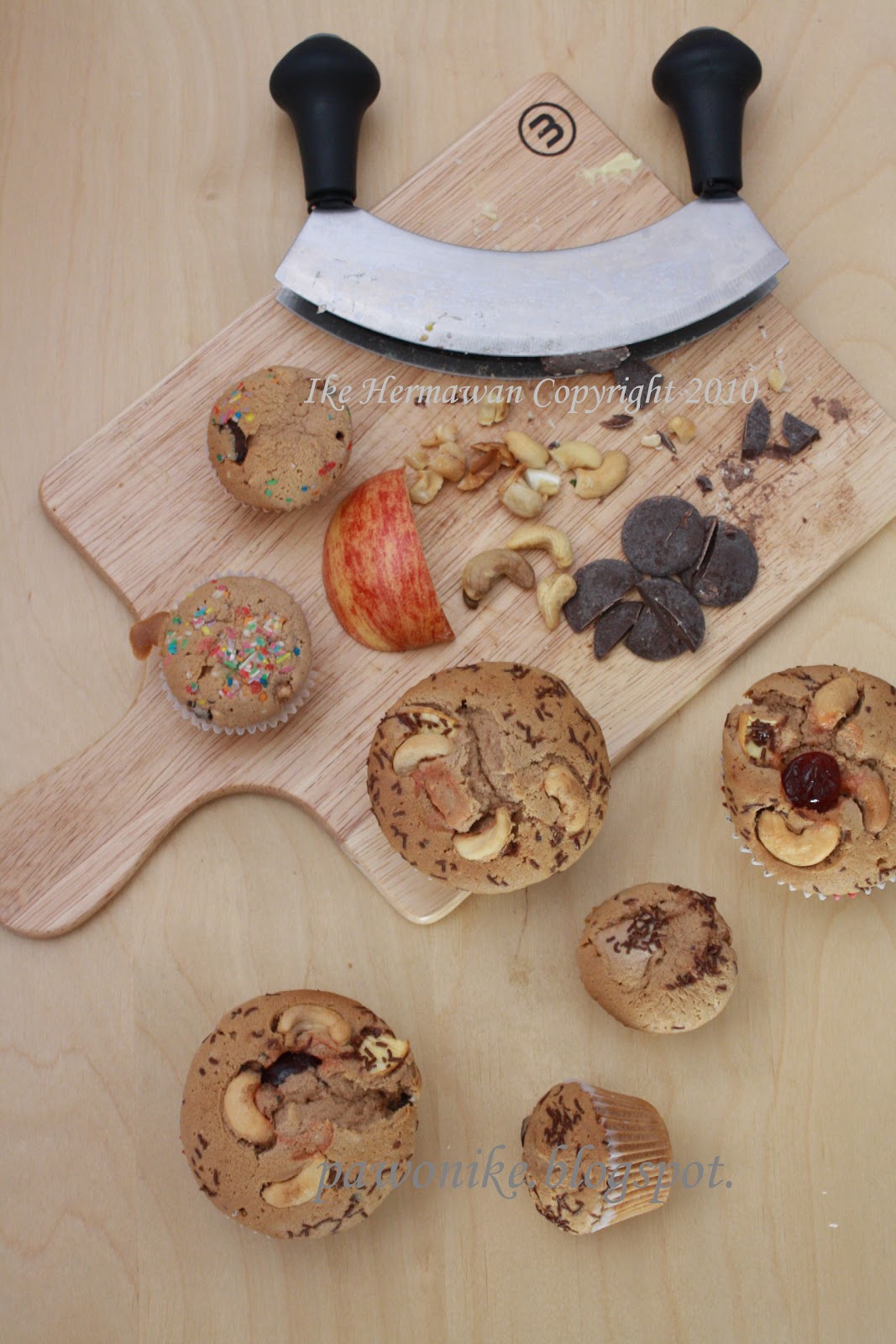 Welcome to my World : Double Chocolate Cupcakes with Cashew and Apple