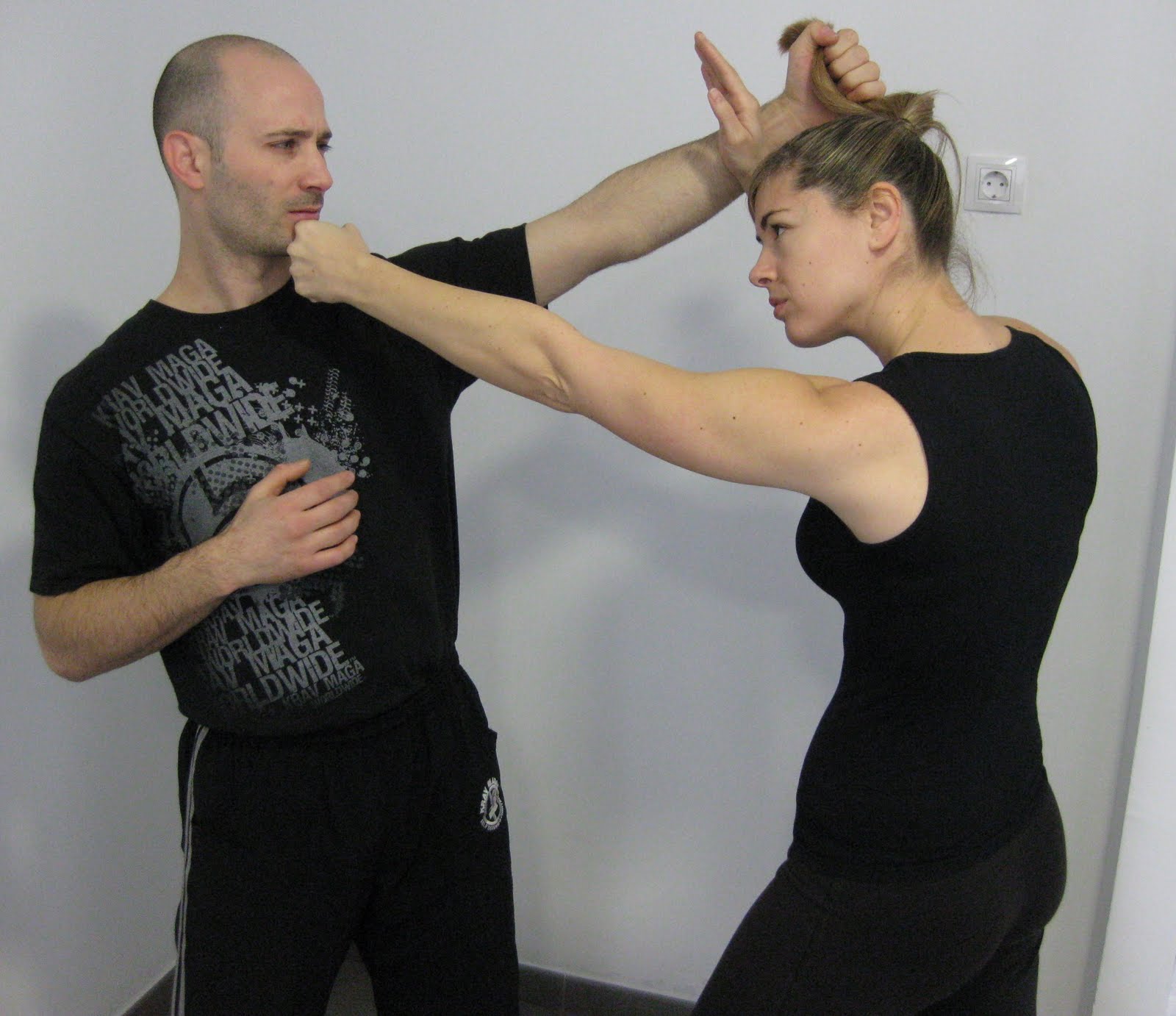 Sabadell Training Center: Curso de Defensa Personal Femenina-Krav Maga ...