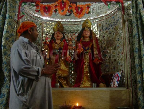 Pakistan Hindu Post (PHP): Pictures of Hindu Temples of Karachi, Pakistan