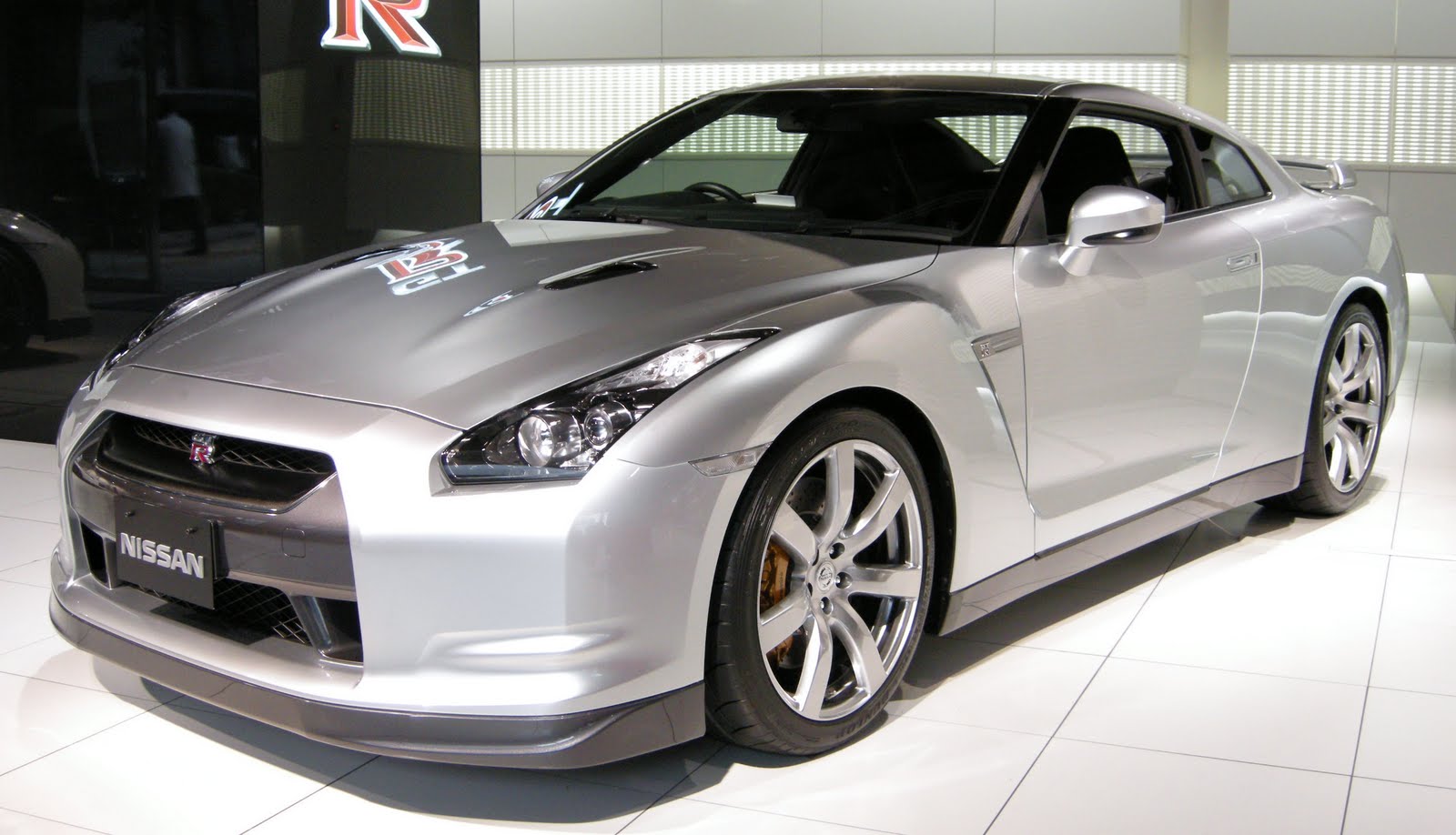 Hablemos un poco de todo: Nissan GT-R