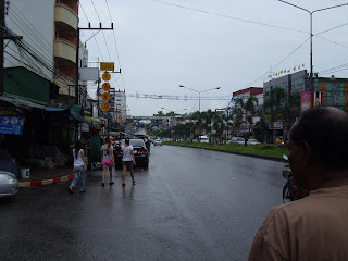 Tung Kin Foong's Blog: The Border Town Of Dannok - Thailand