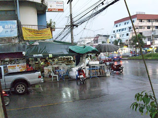 Tung Kin Foong's Blog: The Border Town Of Dannok - Thailand
