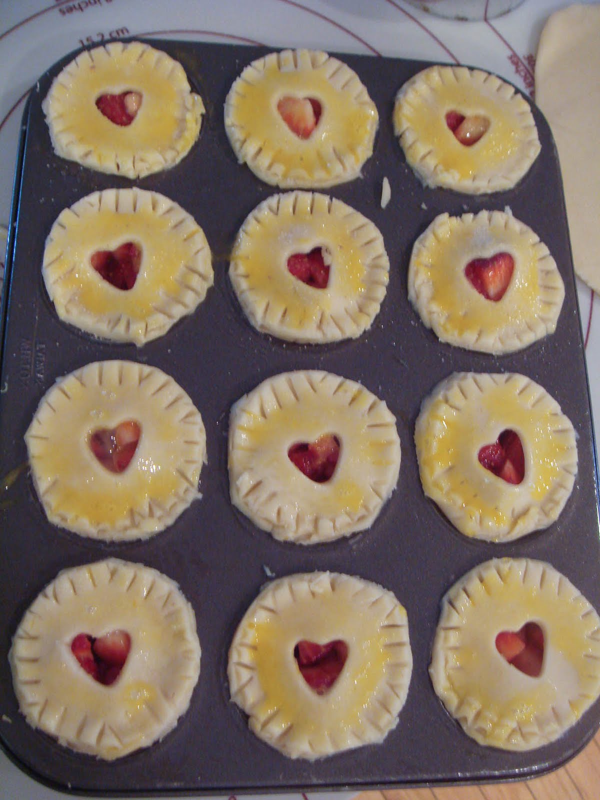 Foodspiration: Farewell Summer: Strawberry Honey Pies