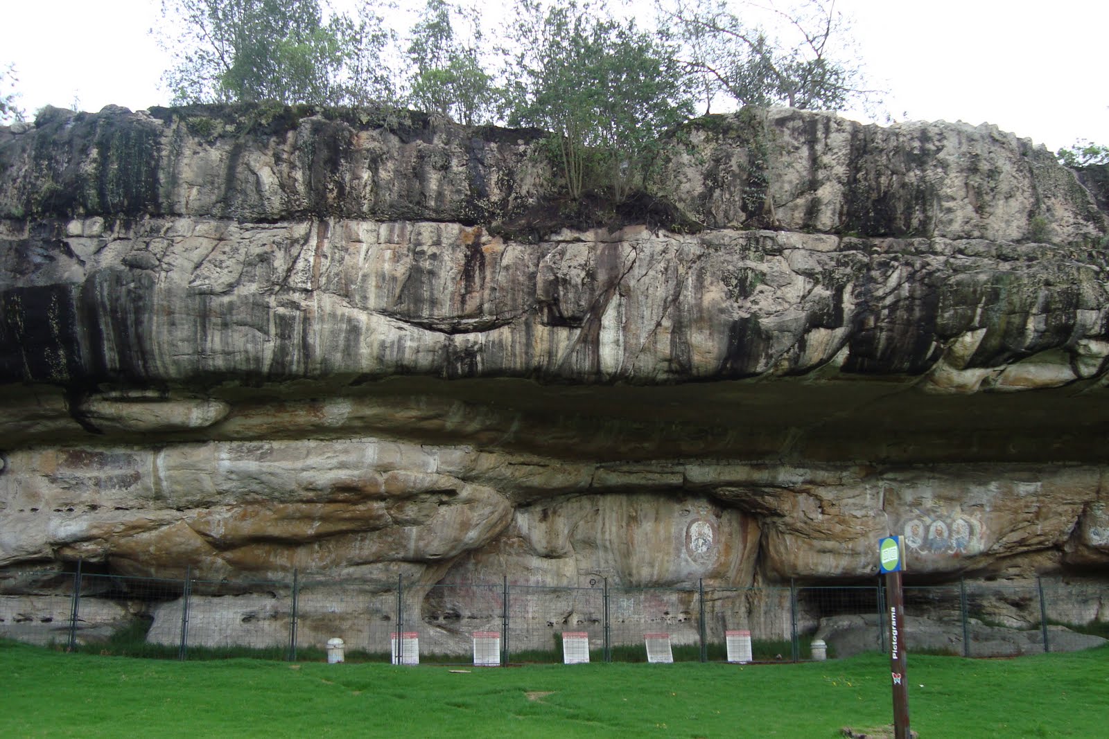 COMUNICACIÓN 1: Parque Piedras del Tunjo