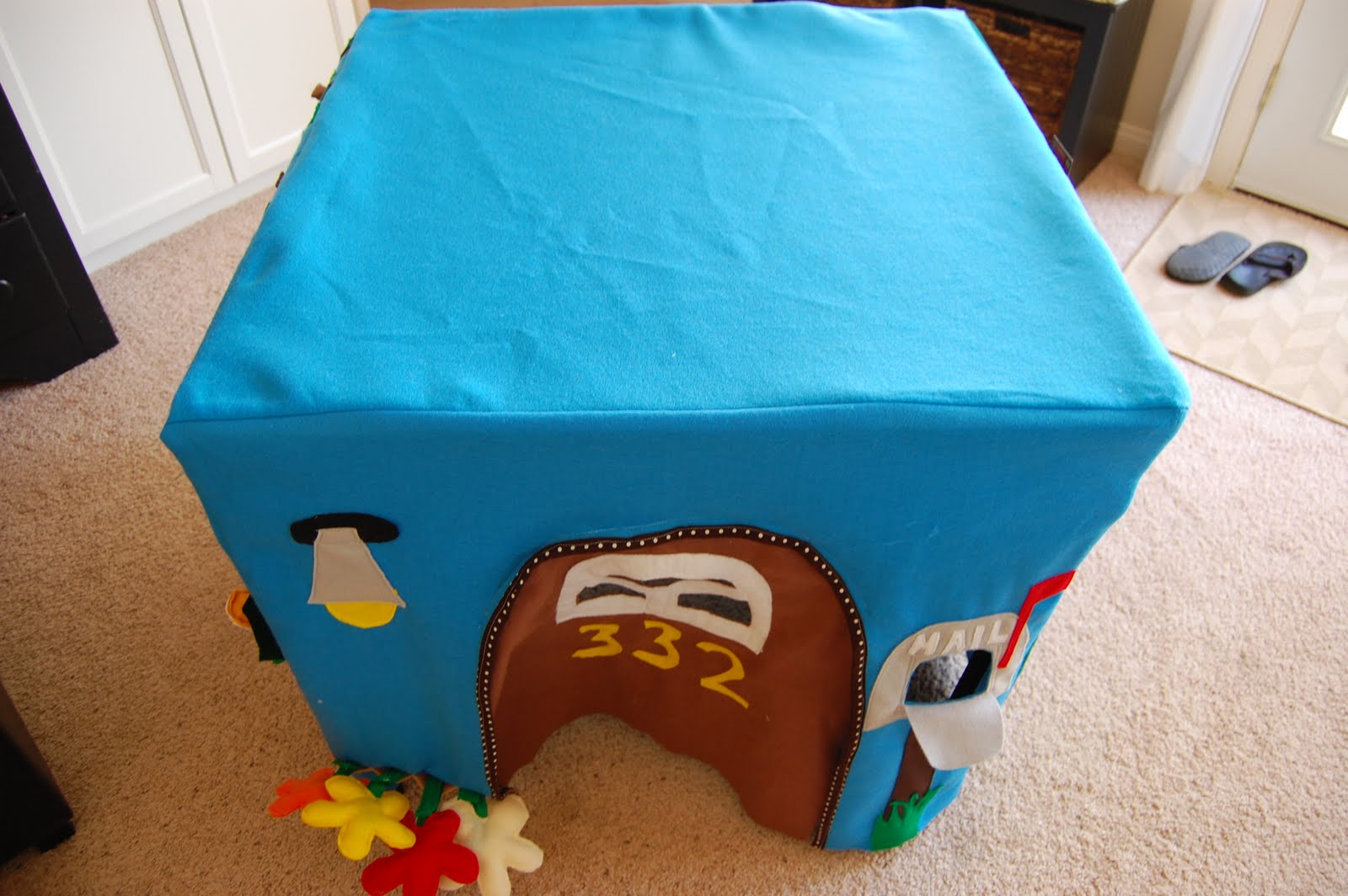 Raindrops on Roses: Felt Playhouse (finished!)