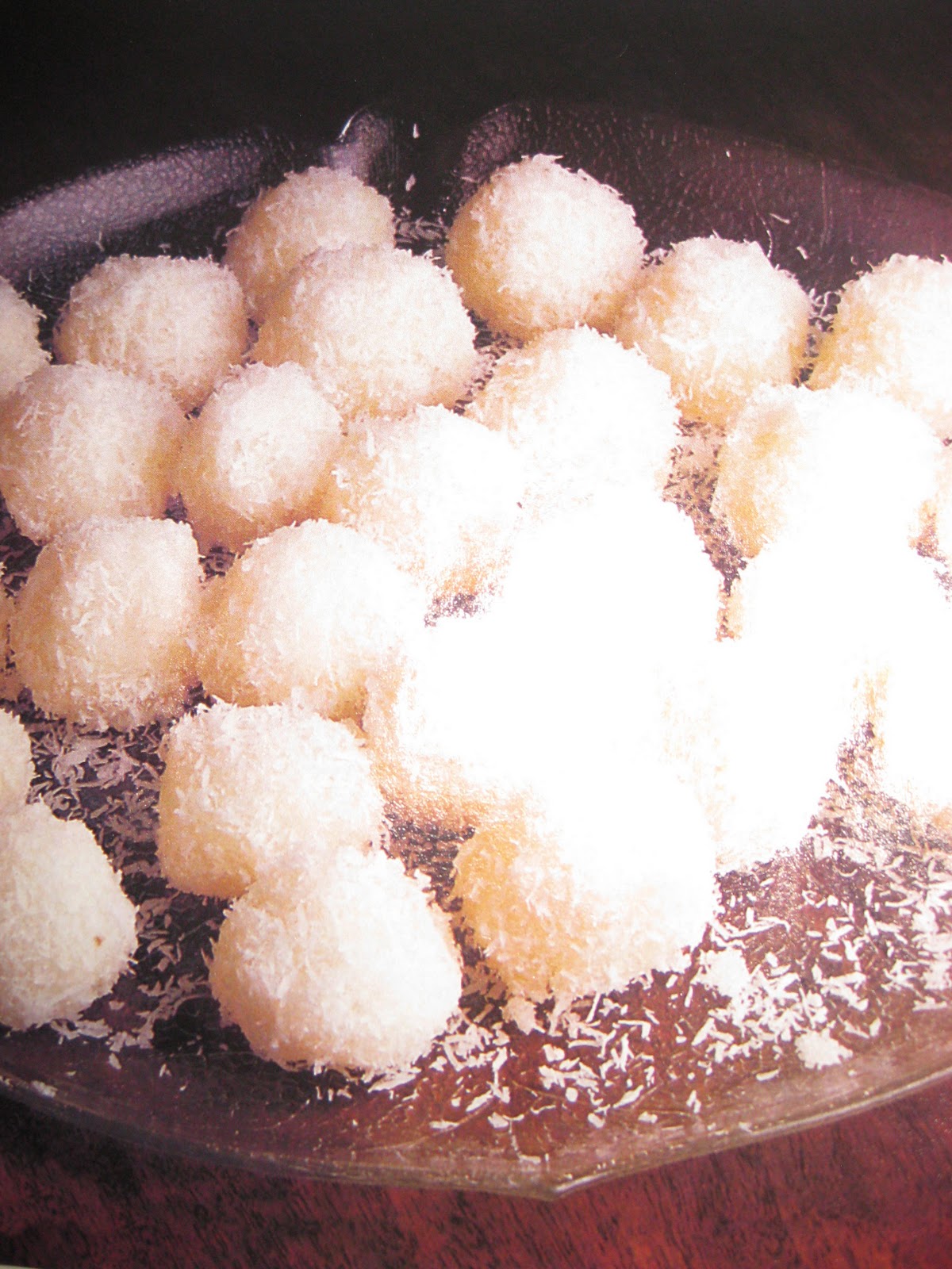 saberes e sabores da culinária: BOLINHAS DE COCO