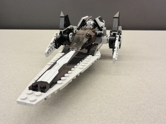 Boris Bricks: LEGO Star Wars #7915 Imperial V-wing Starfighter Review