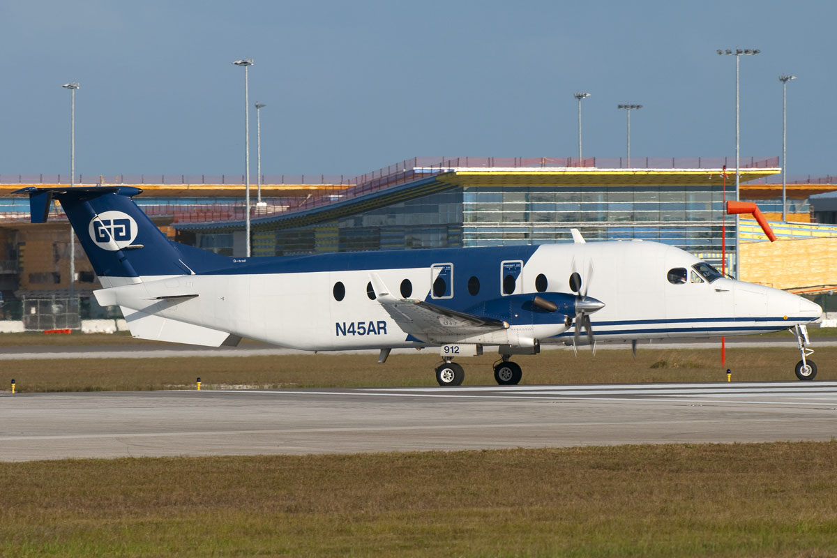 Spotter-Reports: Gulfstream International Airlines B190 N45AR - Nassau ...
