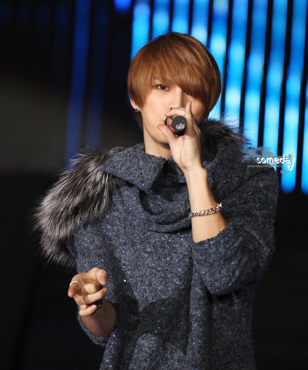 thebeginner: [photos] 101107 JYJ at Shanghai Showcase 3