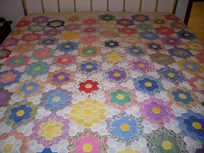 JoQuilter's Blog: My large hexagon quilt #2