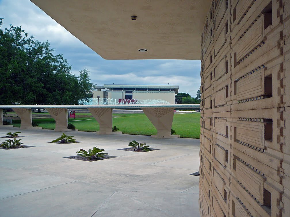 Old Florida: A Taste of the Wright Stuff