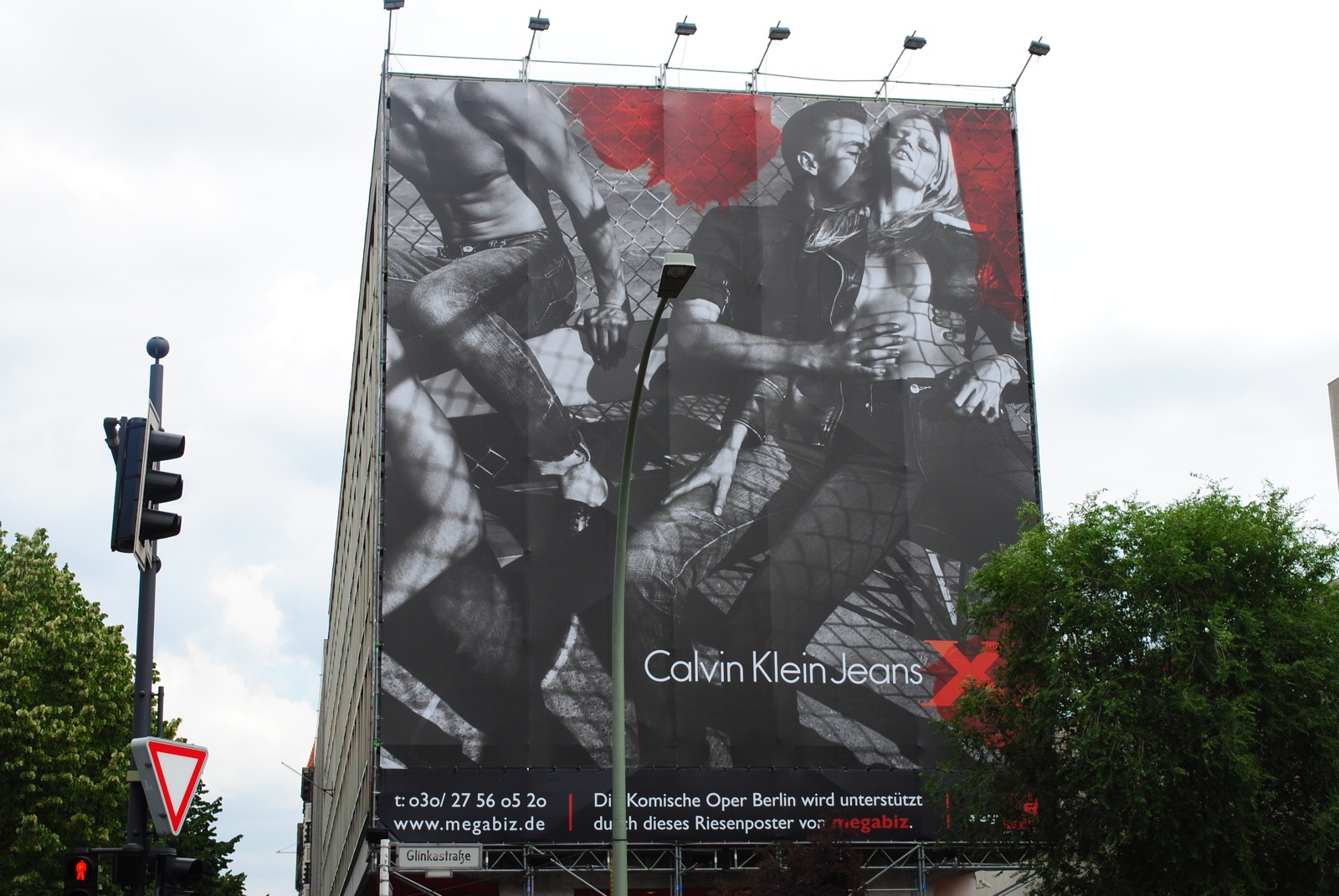 Coaching for Pizza: Berlin History and Architecture