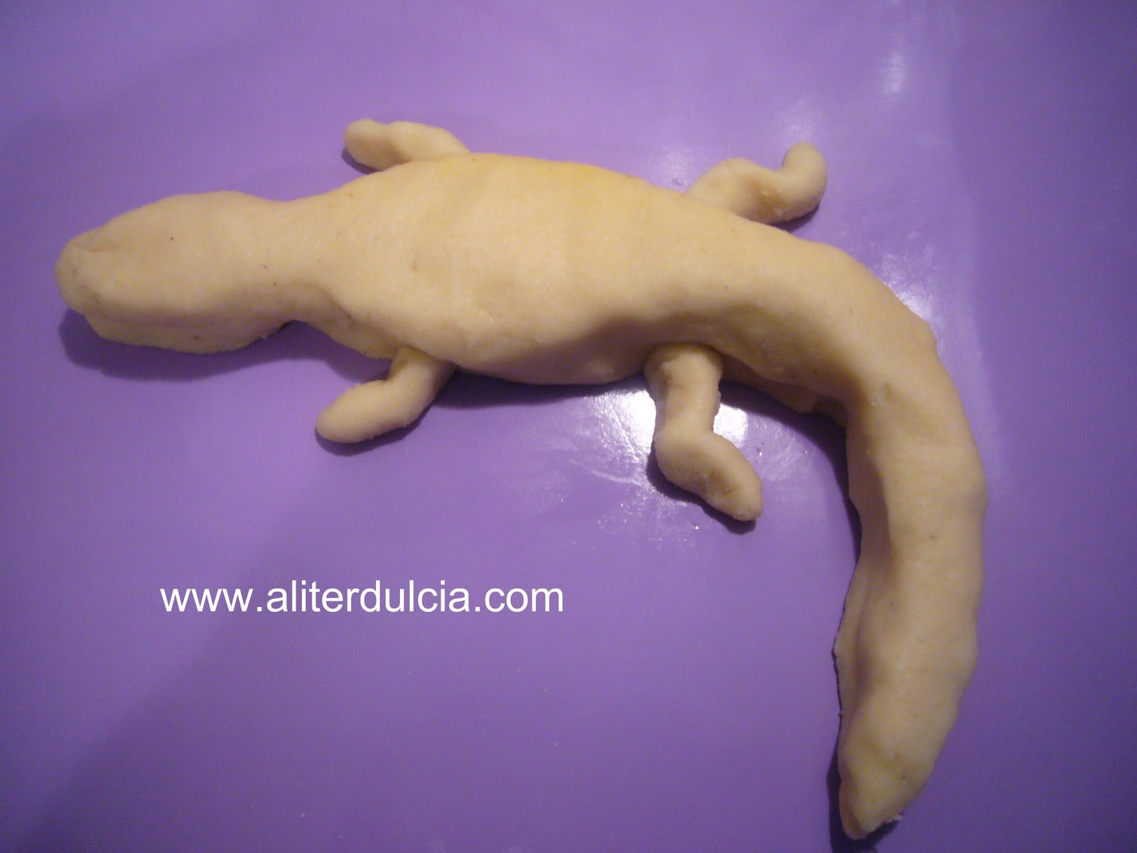 Aliter Dulcia: cocodrilo con corazón de yema