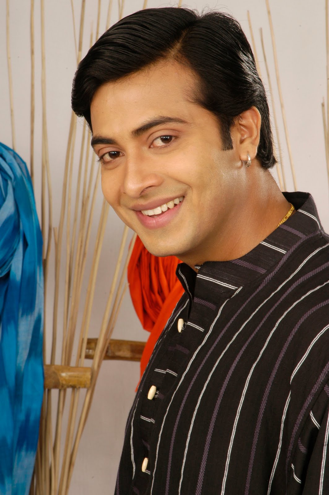 LIPU BANGLA: Bangladeshi Actor Shakib Khan
