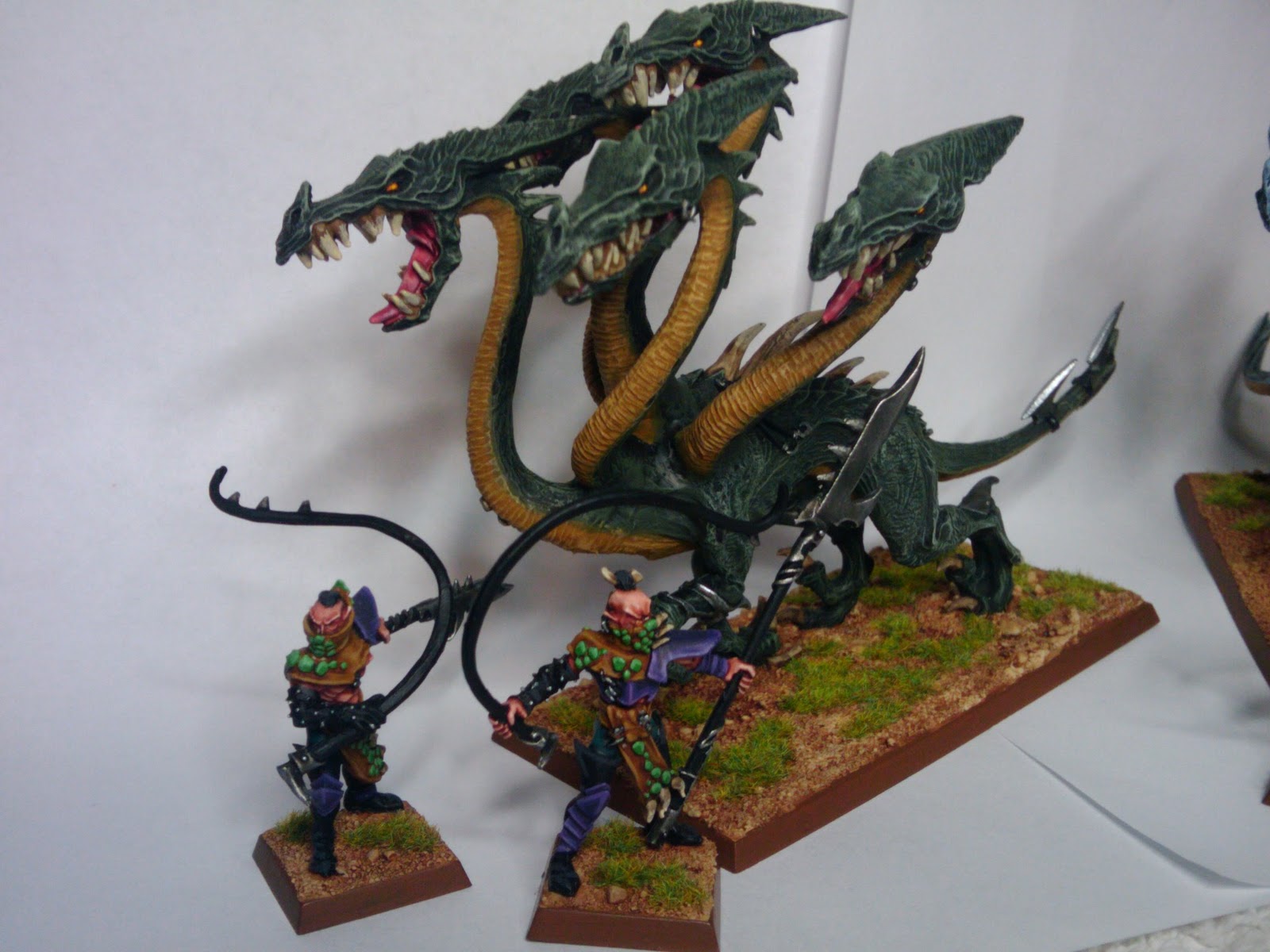 Warhammer: Dark Elf War Hydras