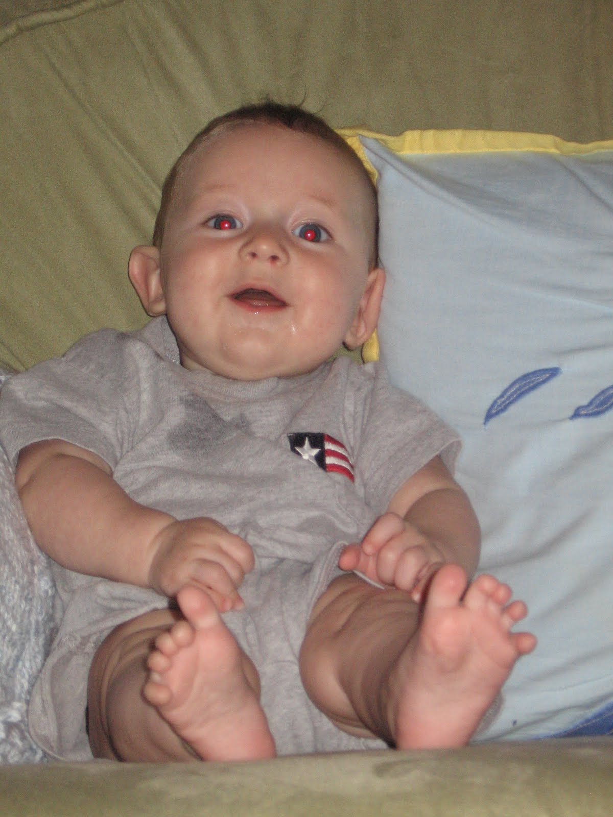 The Holmes Kids: Grayson turns 4 months