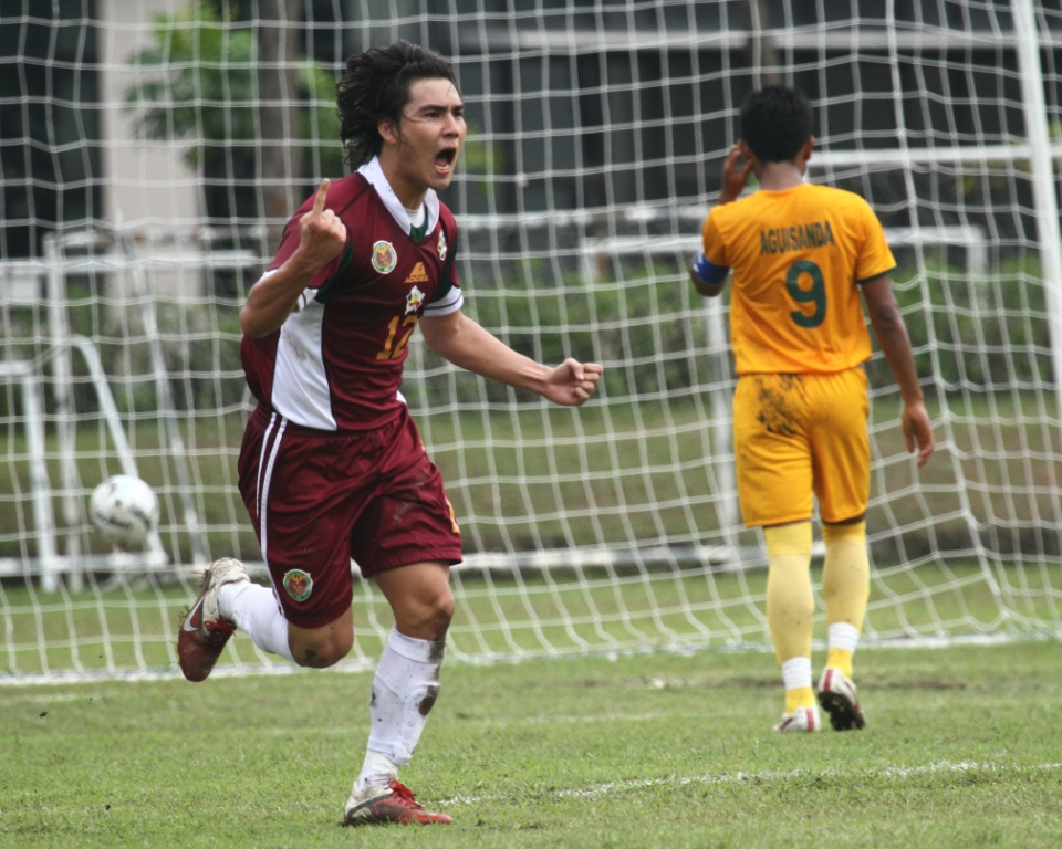 Bleachers Brew: UP, DLSU open football campaign with huge wins