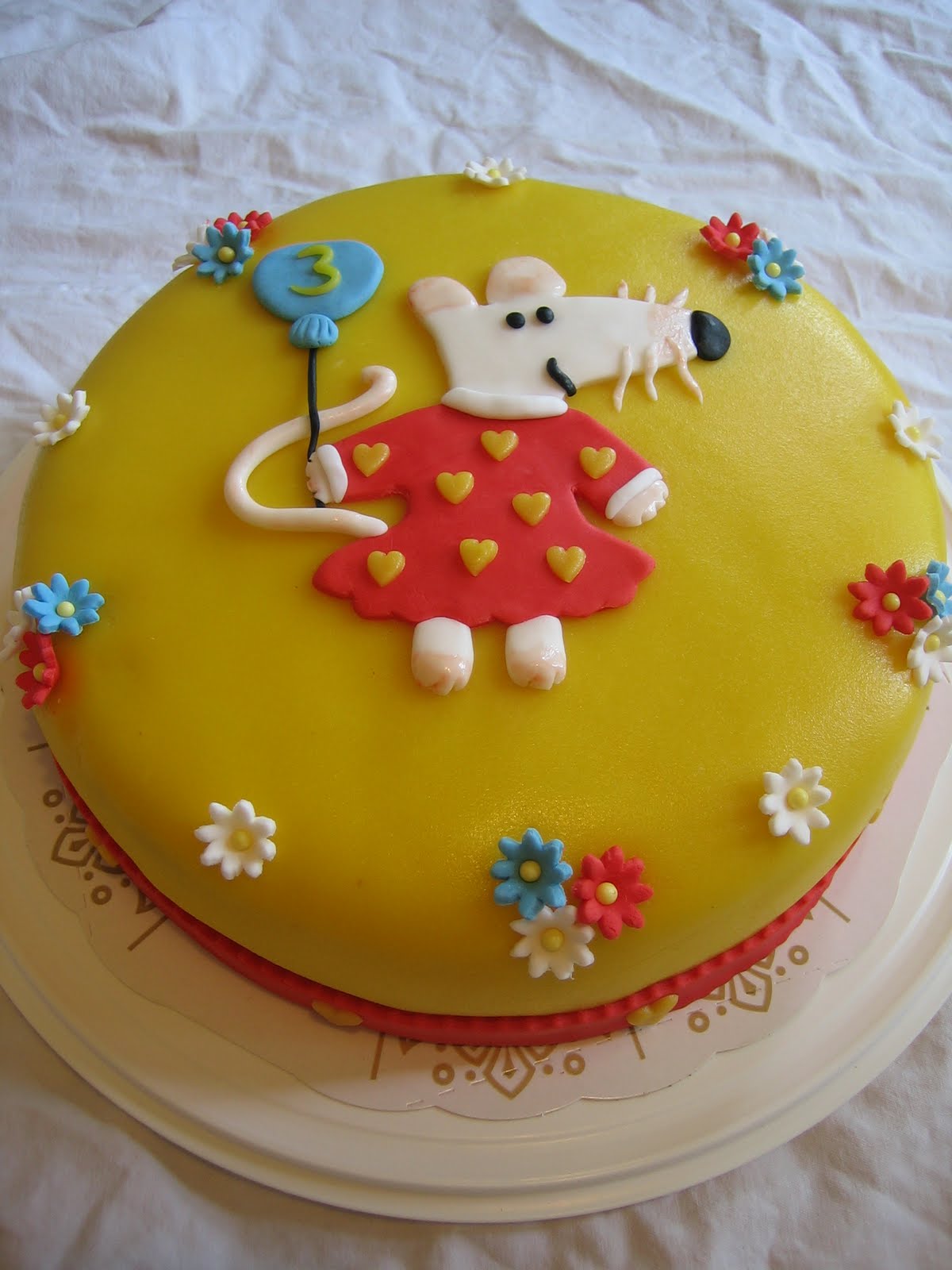 Baka baka liten kaka: Molly Mus i festklänning