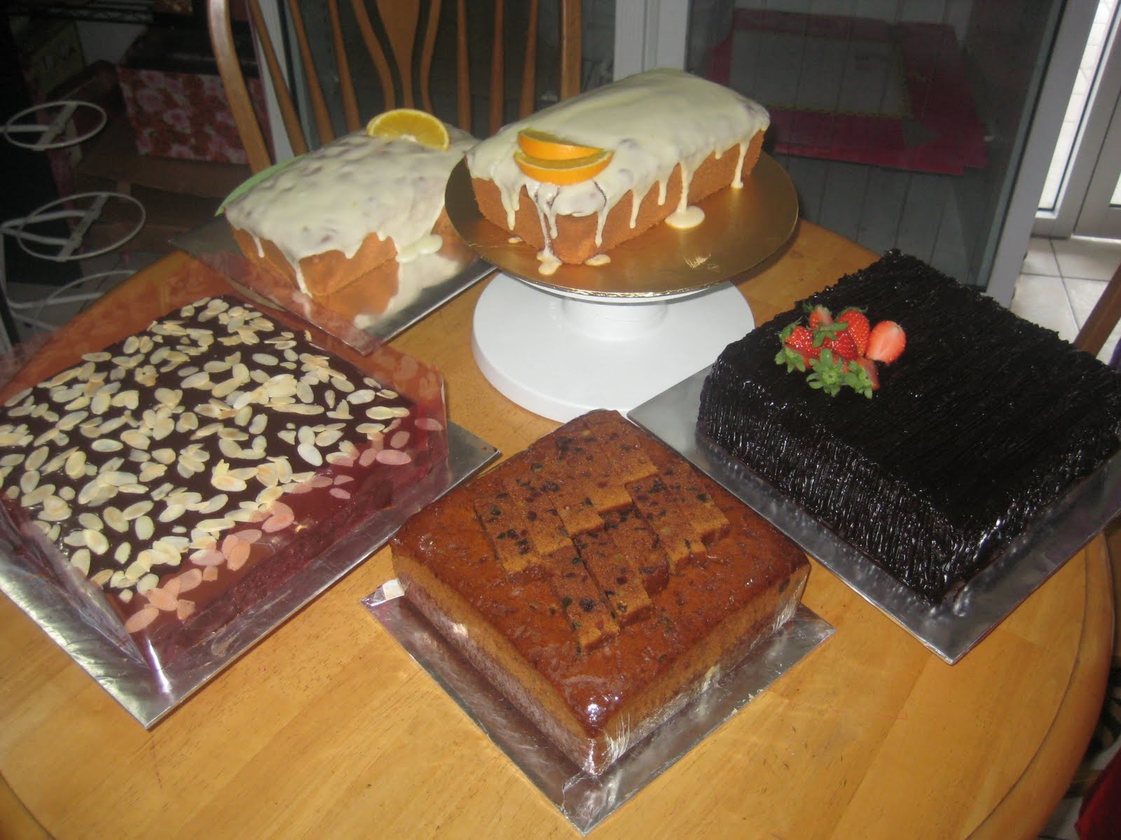 SiMpLe - SwEeT - HoNeY: Choc Fudge Cake, Oren Butter Cake, Brownies dan ...