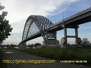 Banjarmasin Ku: Jembatan Rumpiang Kota Marabahan