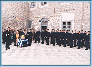 PEIRATIKO REPORTAZ: ΚΥΡΙΕ ΧΡΥΣΟΧΟΙΔΗ , ΓΙΑΤΙ ΣΤΗΝ ΑΕΝ ΠΛΟΙΑΡΧΩΝ ΥΔΡΑΣ ...