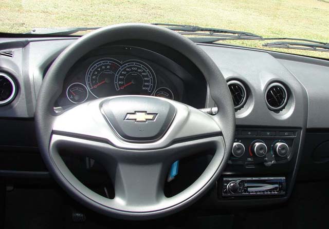 Novo Celta 2012: fotos e detalhes do compacto que chega com preço de R ...