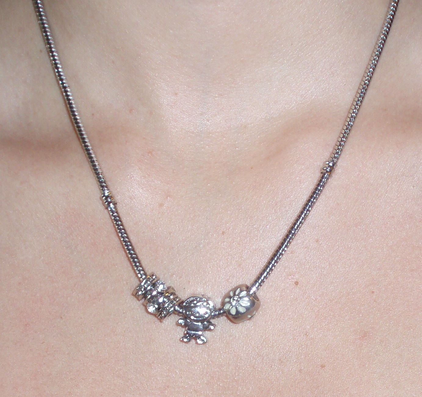 Pulseiras e companhia: Colar com peças tipo "Pandora" - colar nº3