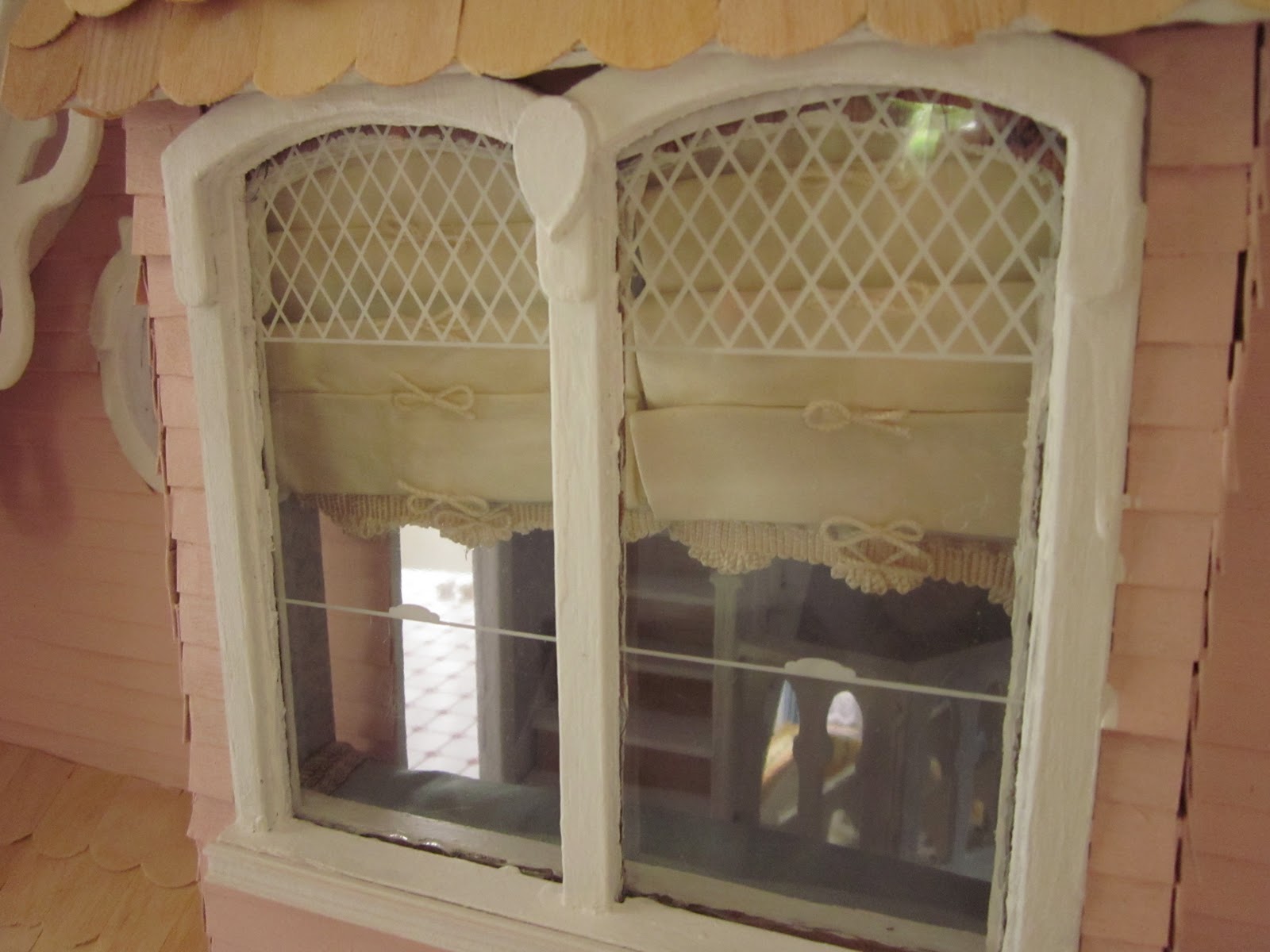 La Grande Maison-The Greenleaf Garfield Dollhouse: Another window seat ...