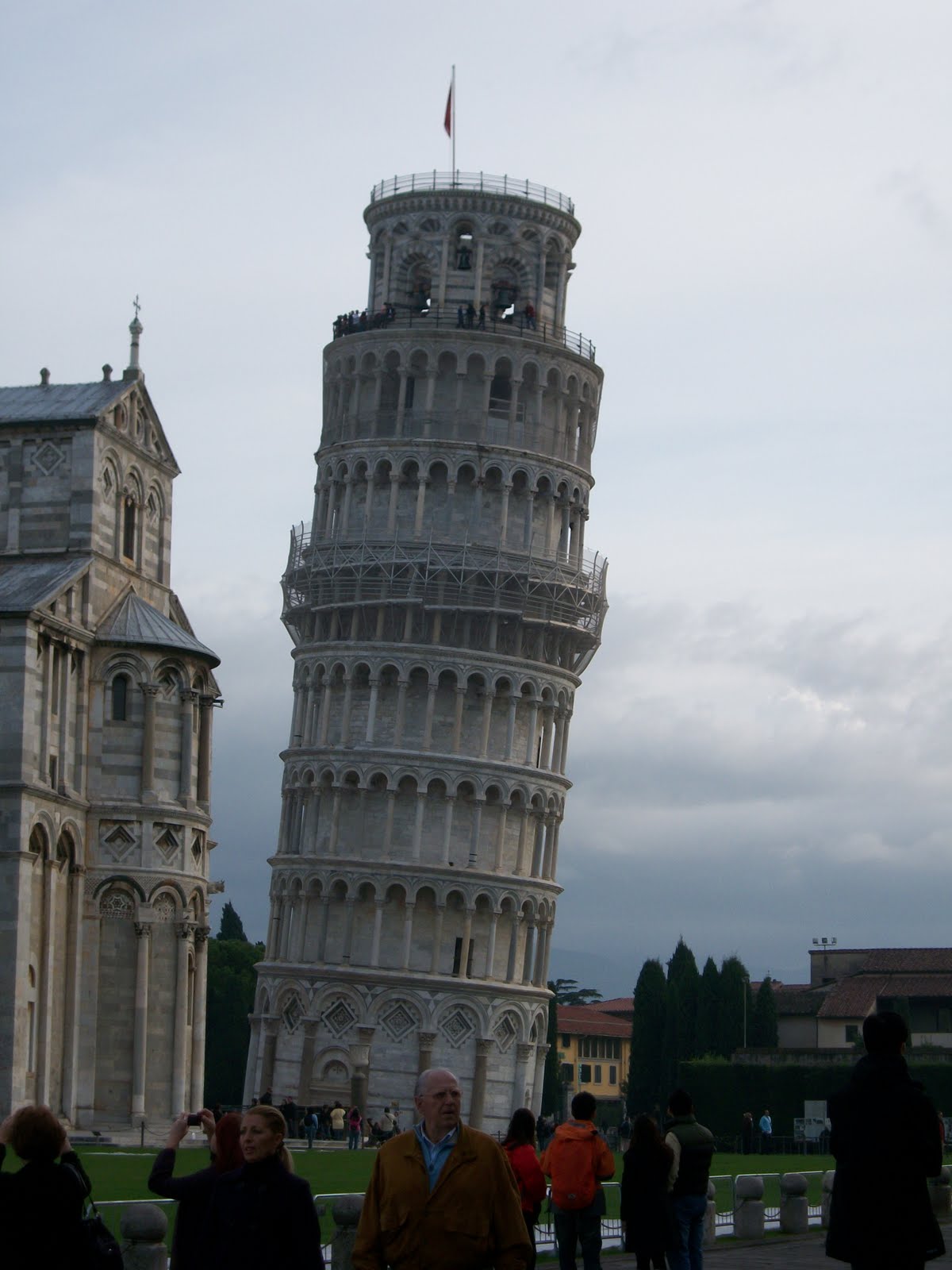 adventures of an unfinished traveler: leaning tower of...pizza?