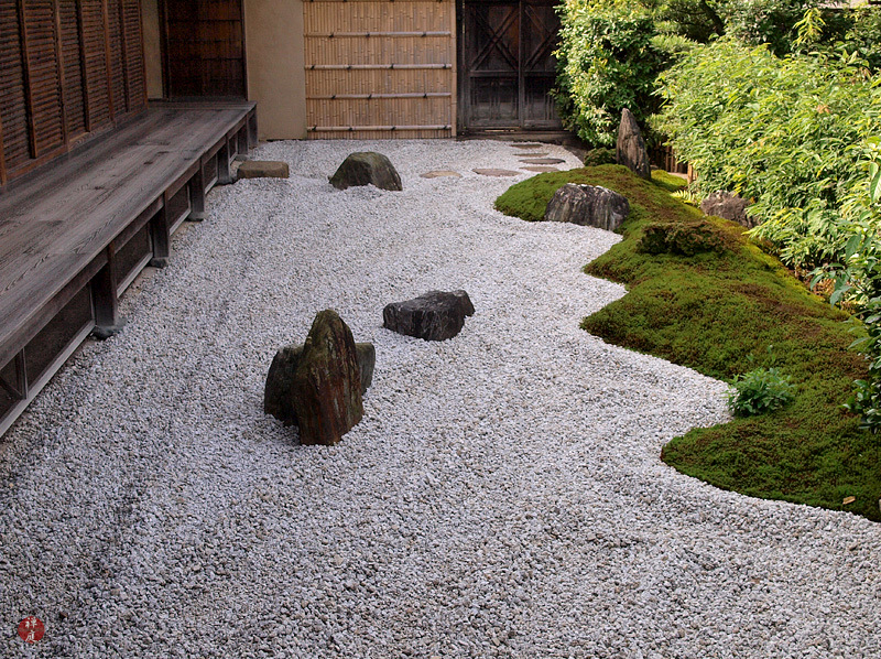 FROM THE GARDEN OF ZEN: A Karesansui garden in Daitoku-ji (Kyoto)