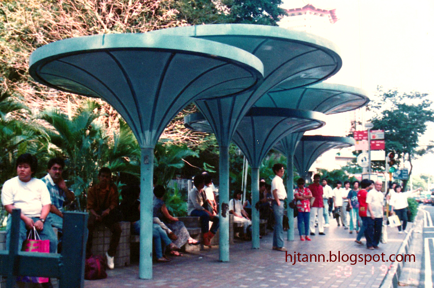 hjtann photo blog: Singapore Heritage - Old bus stop shelters