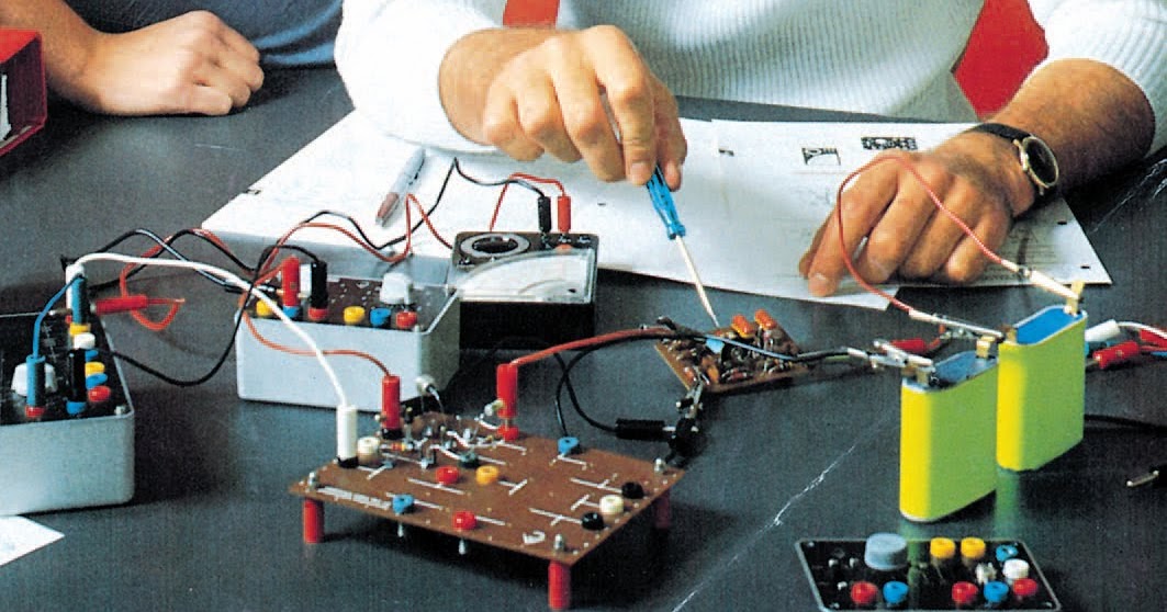 MONTAGE ELECTRONIQUE A BASE DU NE 555 - schema electronique ...