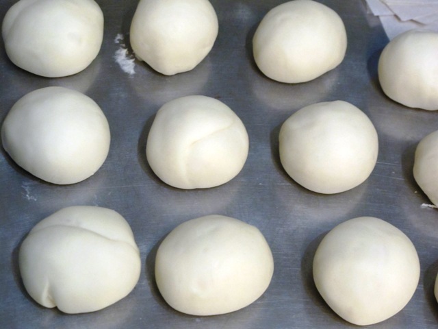 CAKES, COOKIES AND COOKING: Chinese Steam Bun or PAU