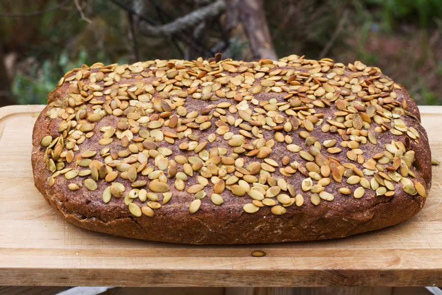 Mõnusad ampsud: Juuretisega küpsetatud sepik kõrvitsaseemnekattega