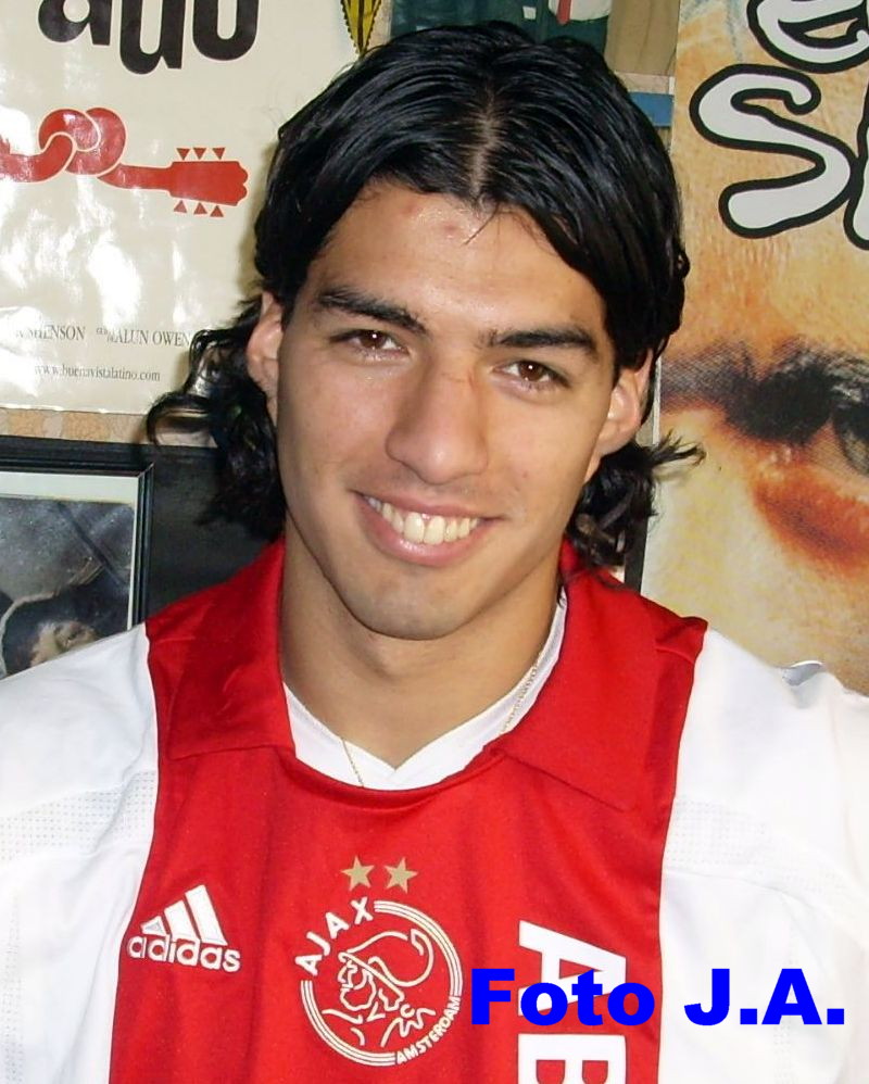 LA CULTURA FUTBOLISTICA: LUIS SUAREZ CAMPEON