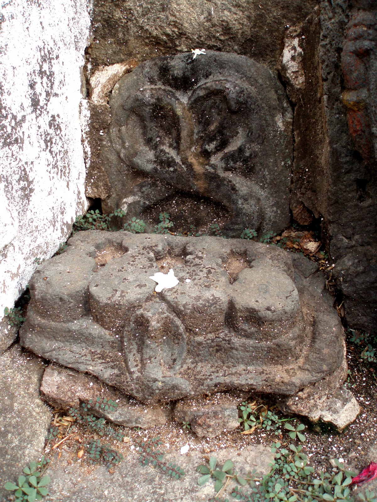 Travelogue Unlimited: Bhoo Varaha Laxmi Narsinha Temple ,Halasi : A ...