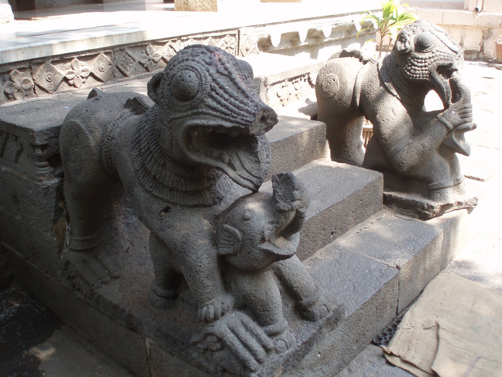 Travelogue Unlimited: Kaneri Math and Siddhagiri Rural Museum : A Photo ...