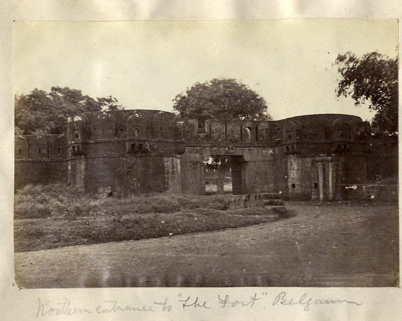 Travelogue Unlimited: Kamal Basadi and Belgaum Fort : A Photo Feature