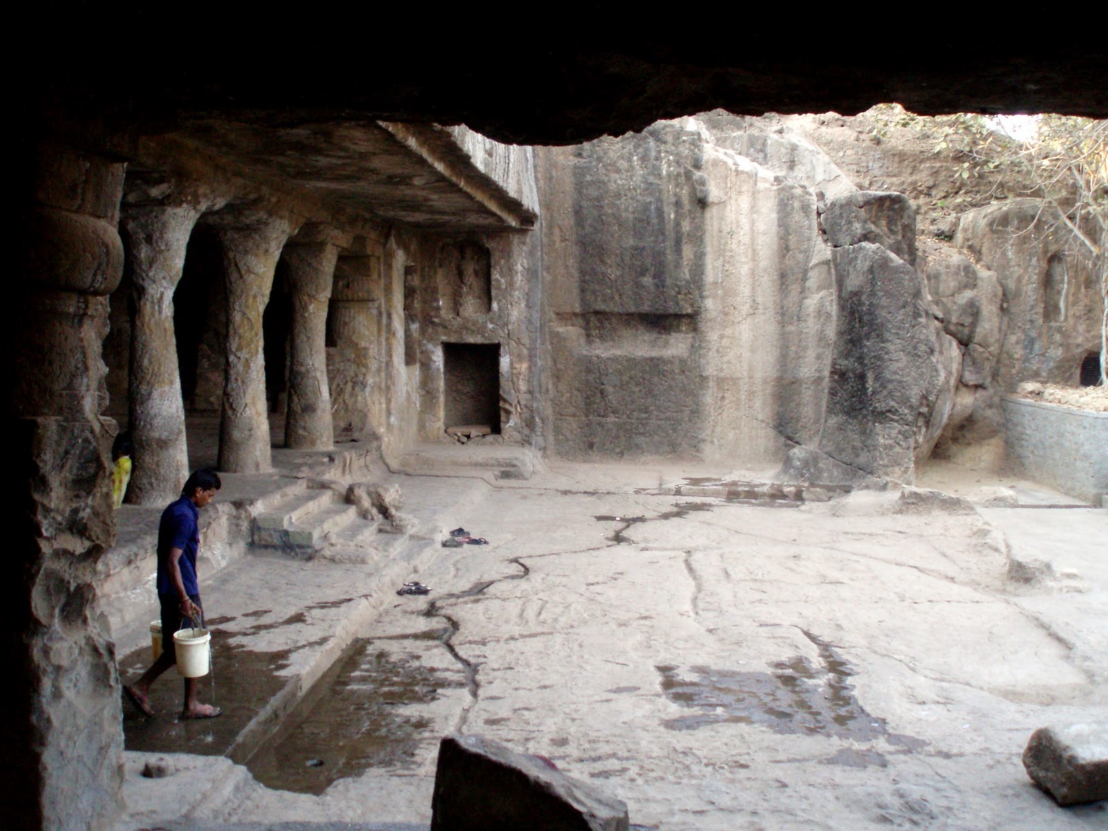 Travelogue Unlimited: Hindu Cave Temples of Mumbai : Jogeshwari ...