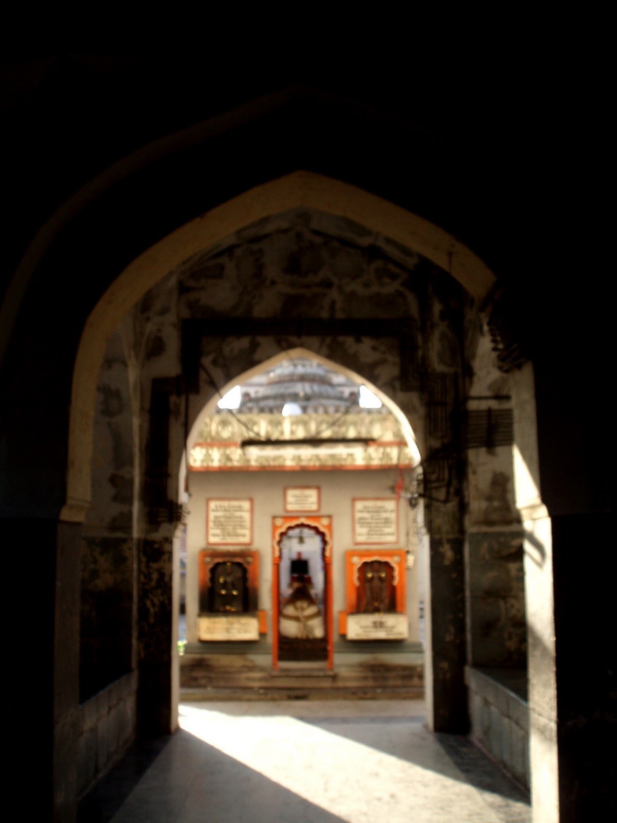 Travelogue Unlimited: Omkareshwar Temple, Pune : A Photo Feature