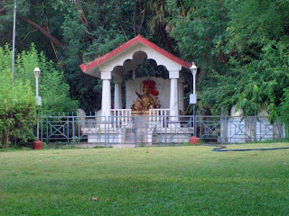 Travelogue Unlimited: Saras Baug Ganpati Temple: A Photo Feature