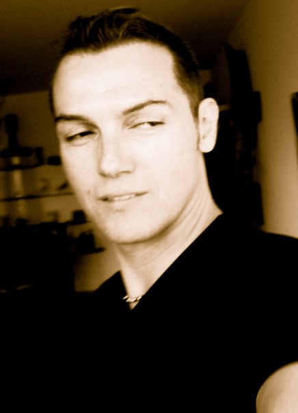 Looking For Paradise: Aaron Beas