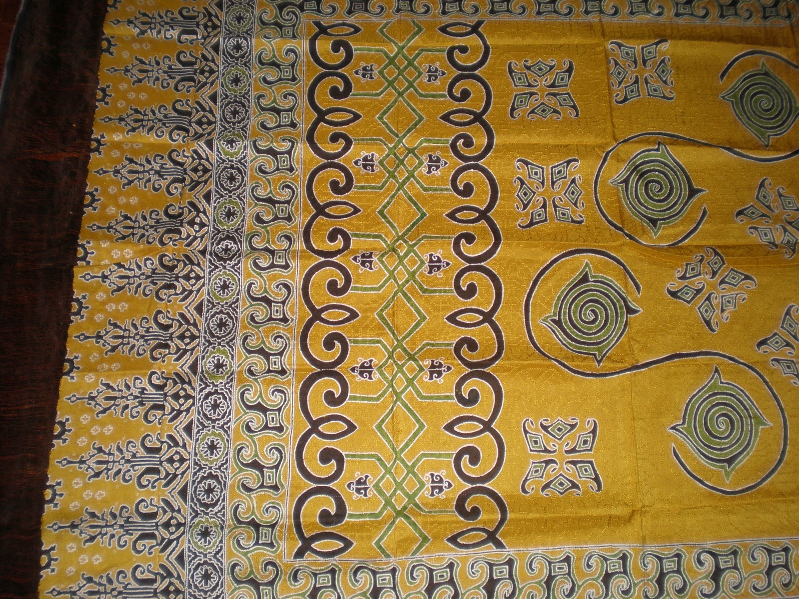 traditional dress from indonesia: Kain Batik Sarimbit Sutera ATBM KCS ...