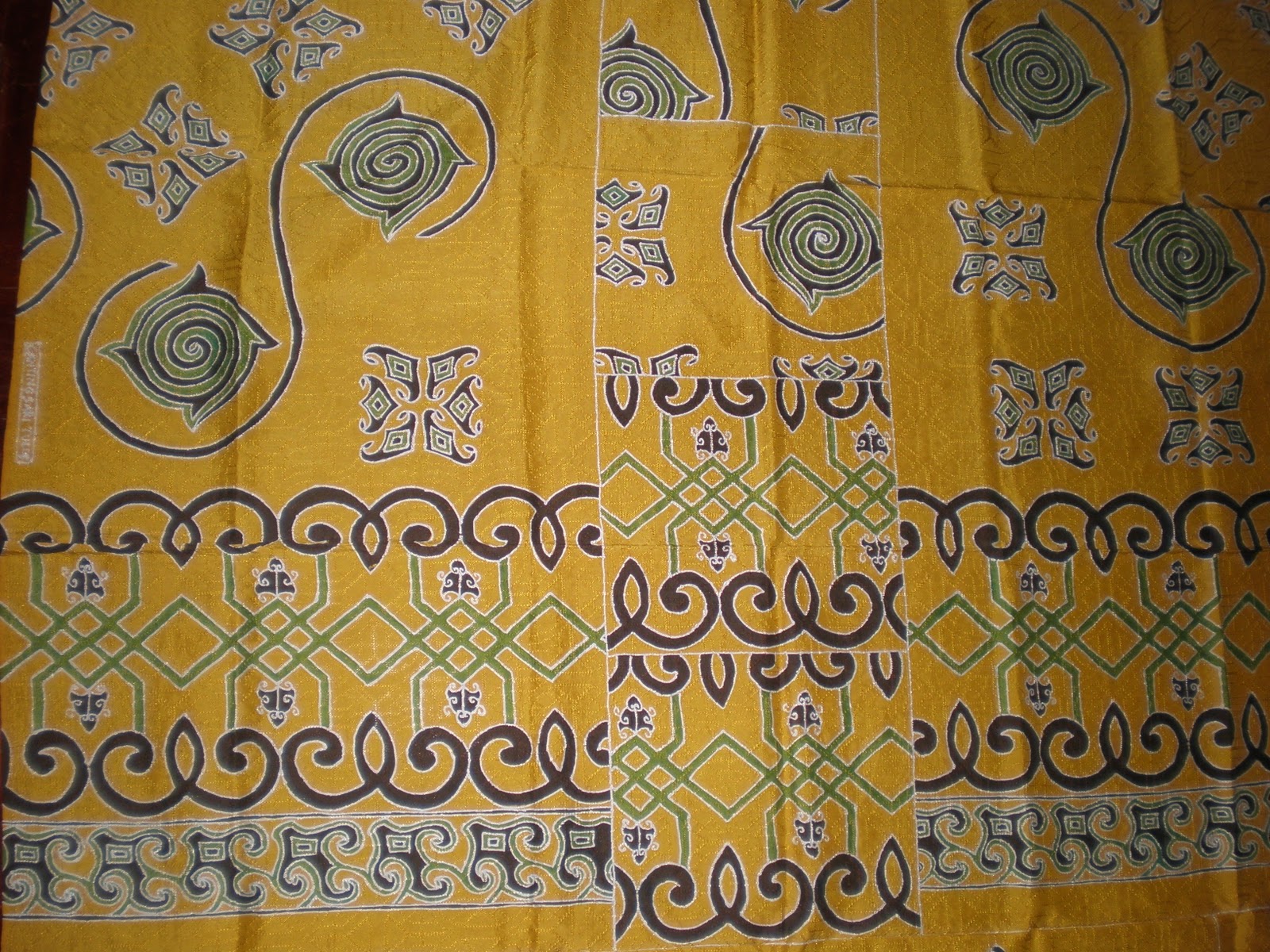 traditional dress from indonesia: Kain Batik Sarimbit Sutera ATBM KCS ...