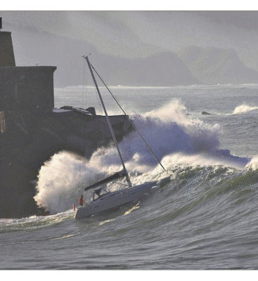 Desde el País Vasco: PUERTO DE ZUMAIA. BARCO VELERO ZARPANDO
