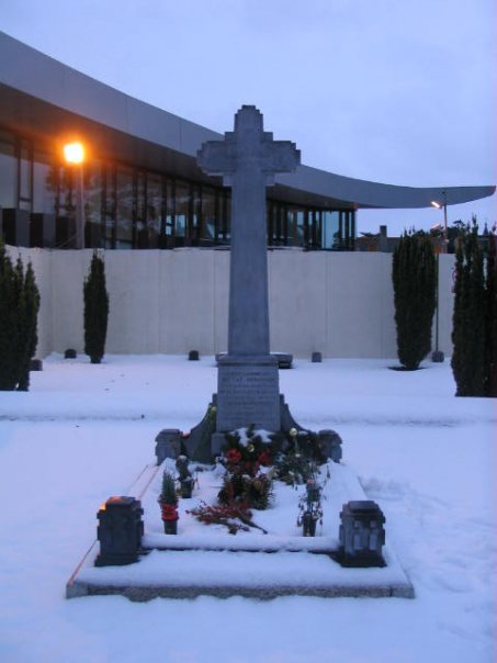 Grave Expeditions: MICHAEL COLLINS