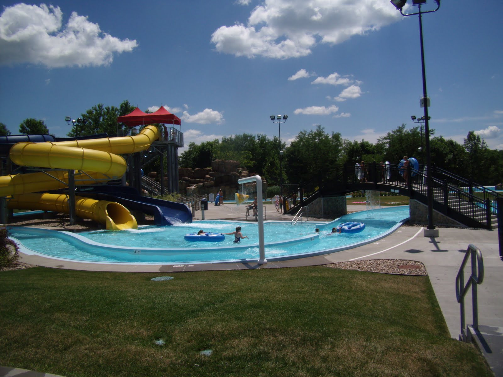 Williams Family: Pella Aquatic Center with Adventure River