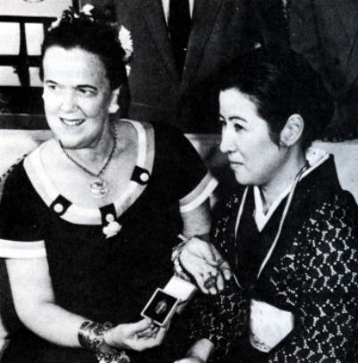 Murderous Musings: Lucile M. Wright, Early Aviatrix and Amelia Earhart ...